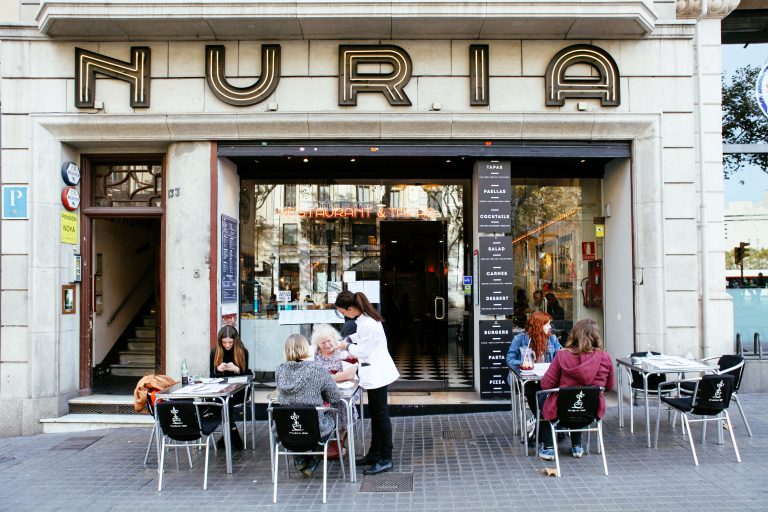 El restaurante Núria rinde homenaje a la ciudad de Barcelona y su gente ...